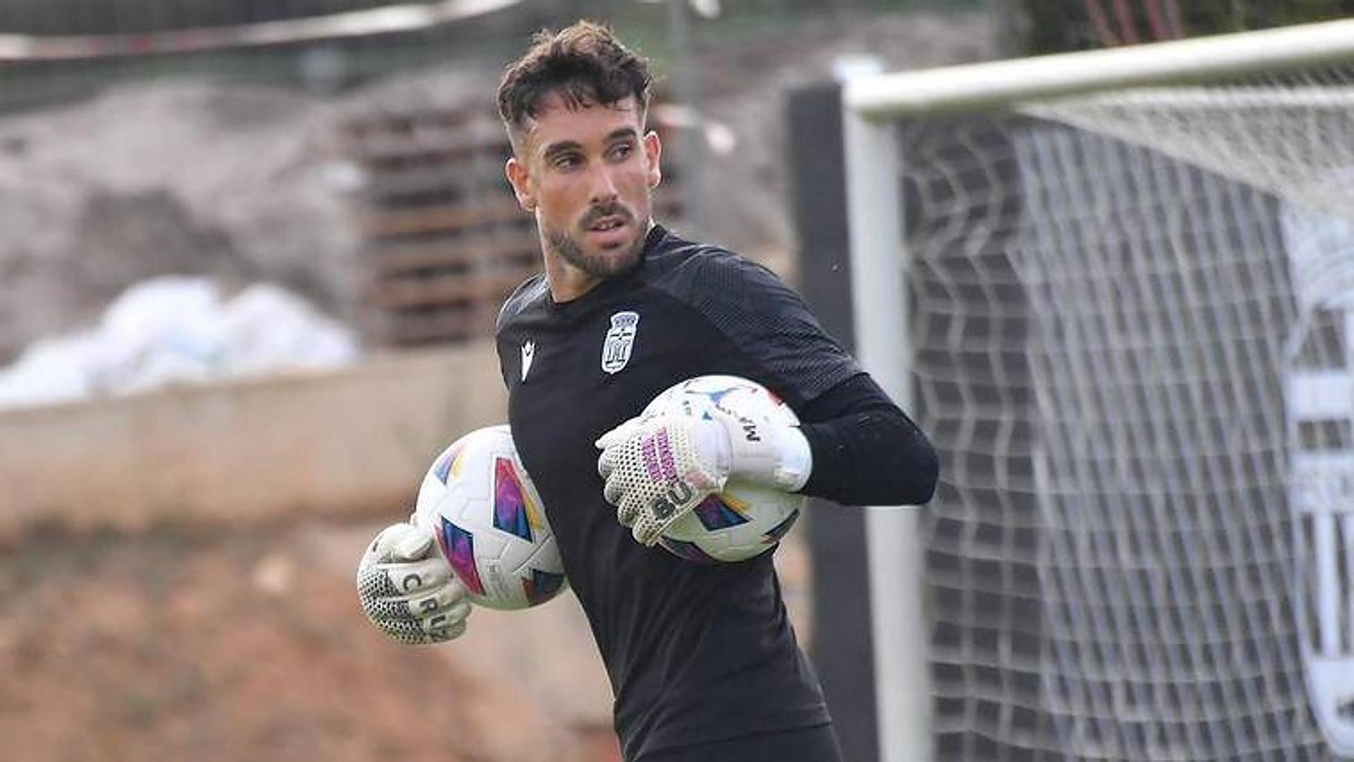 Marc Martínez, con 22, es el portero con más paradas de Primera y ...