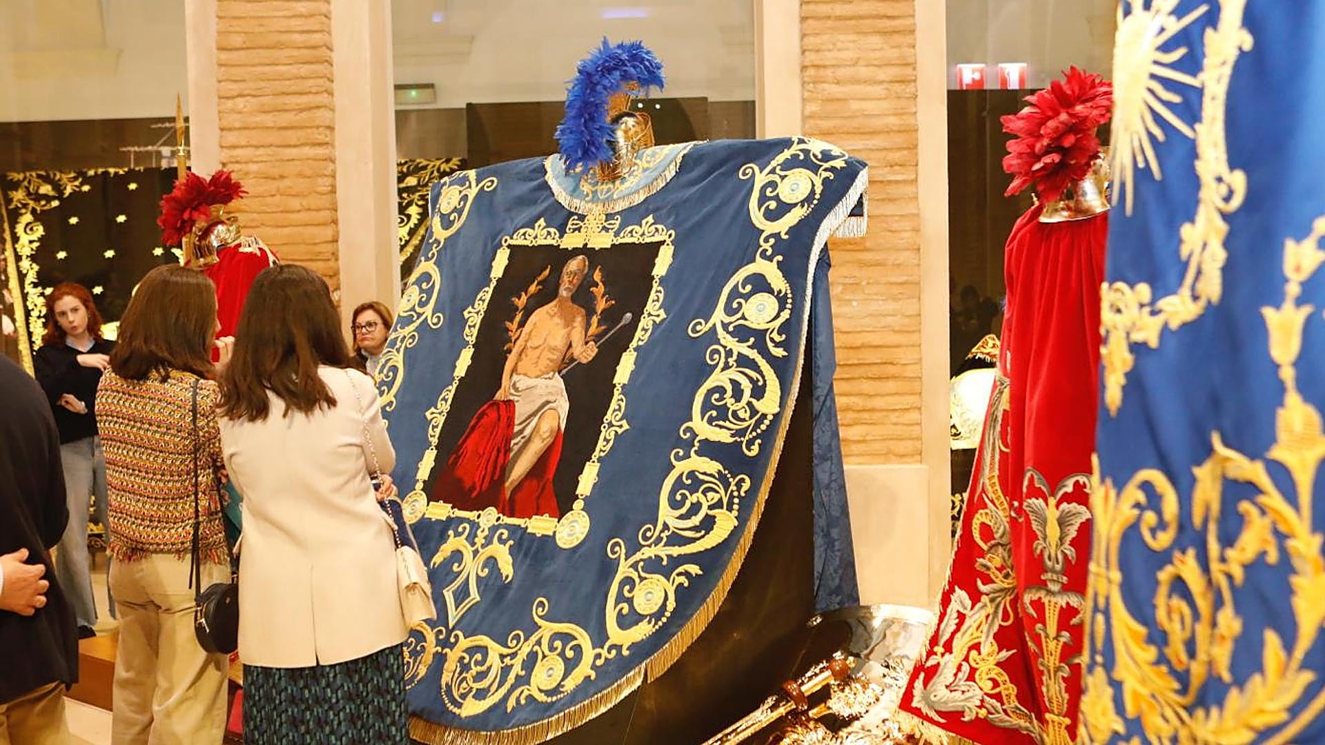 El Paso Azul de Lorca estrena el manto de Marco Aurelio | La Verdad