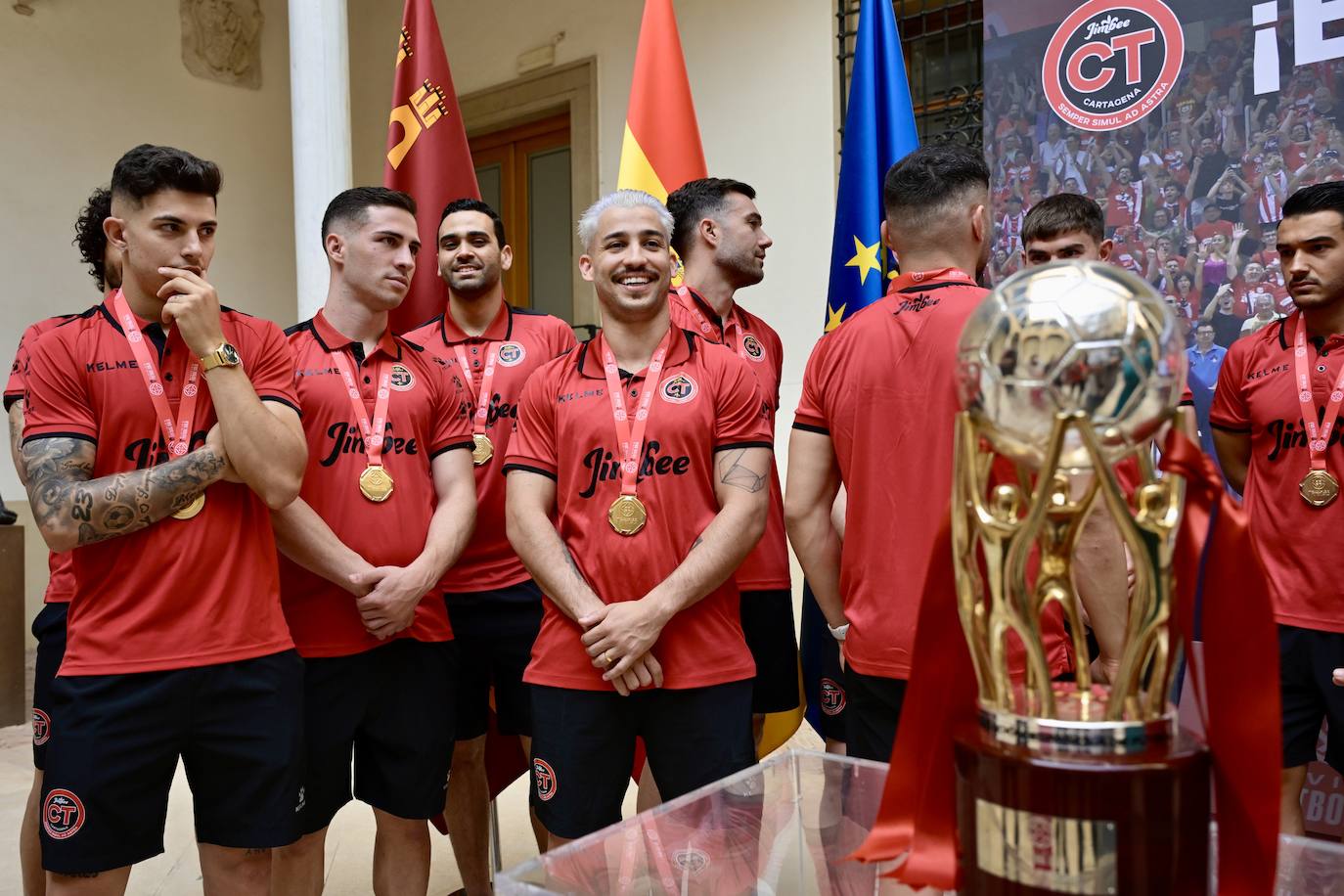 La recepción al Jimbee en el Palacio de San Esteban, en imágenes | La ...