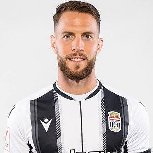 El lateral derecho Iván Calero, en la órbita del Levante UD | La Verdad