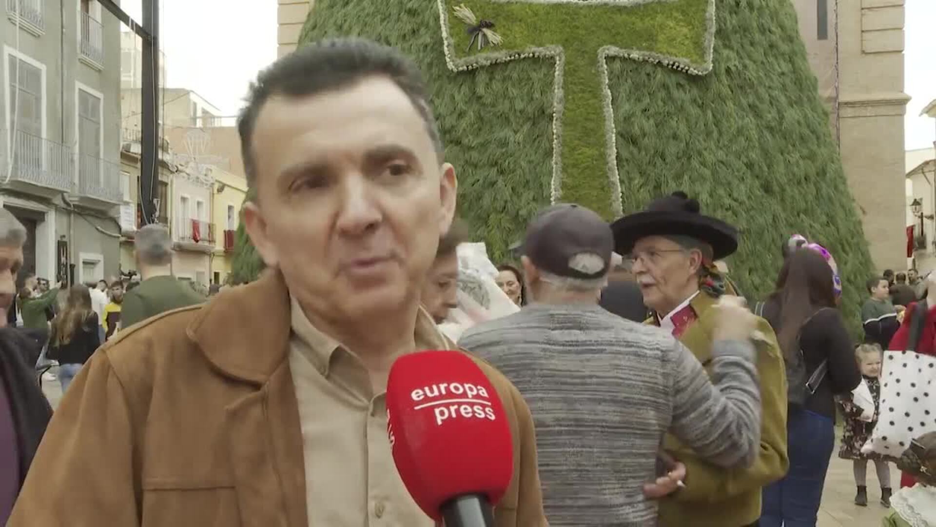 Canals (Valencia) celebra Sant Antoni con su hoguera de más de 14 ...