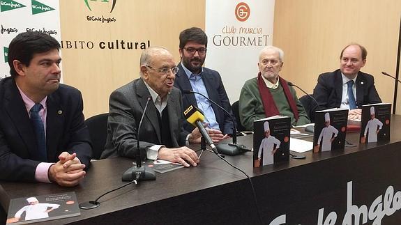 La vida de Raimundo González en cien páginas | La Verdad