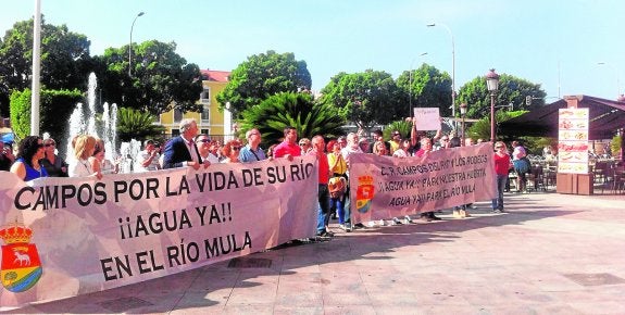 La lucha por salvar el río Mula llega a las calles de Murcia | La Verdad