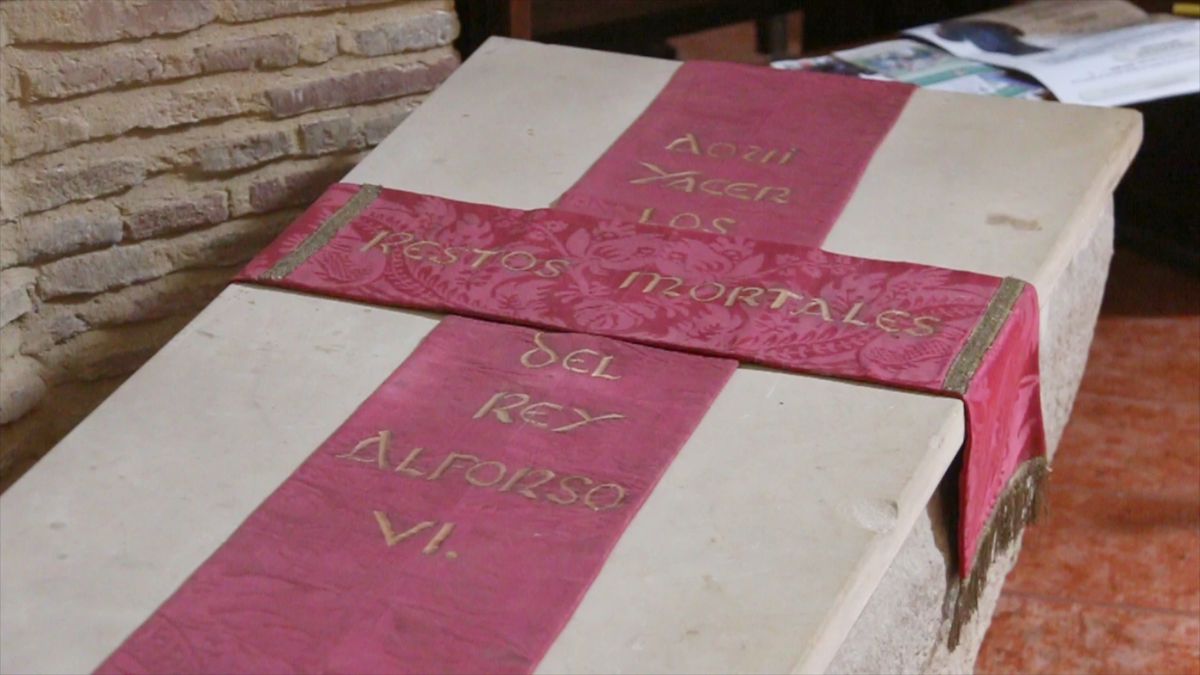 Fotos: El rey Alfonso VI ya puede descansar entre honores | leonoticias.com