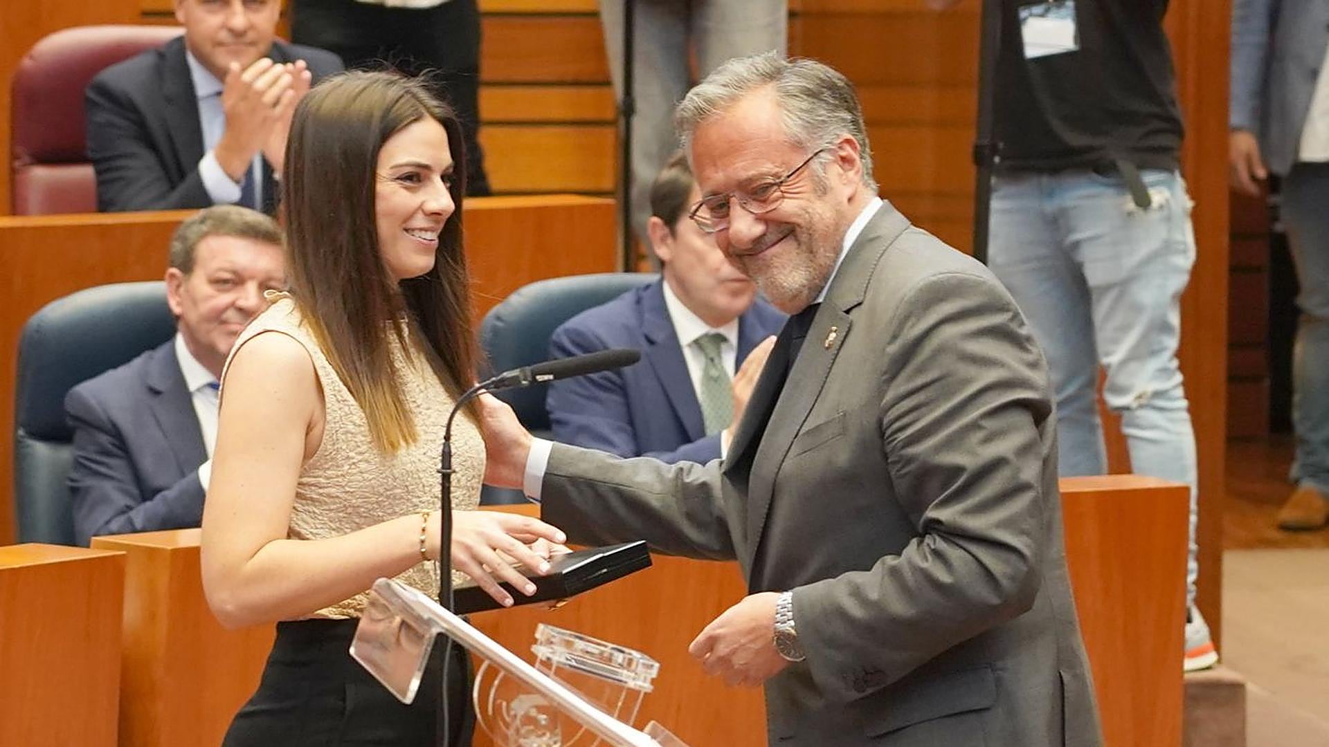 Elena Rincón toma posesión como nueva procuradora del PP por Segovia | leonoticias.com
