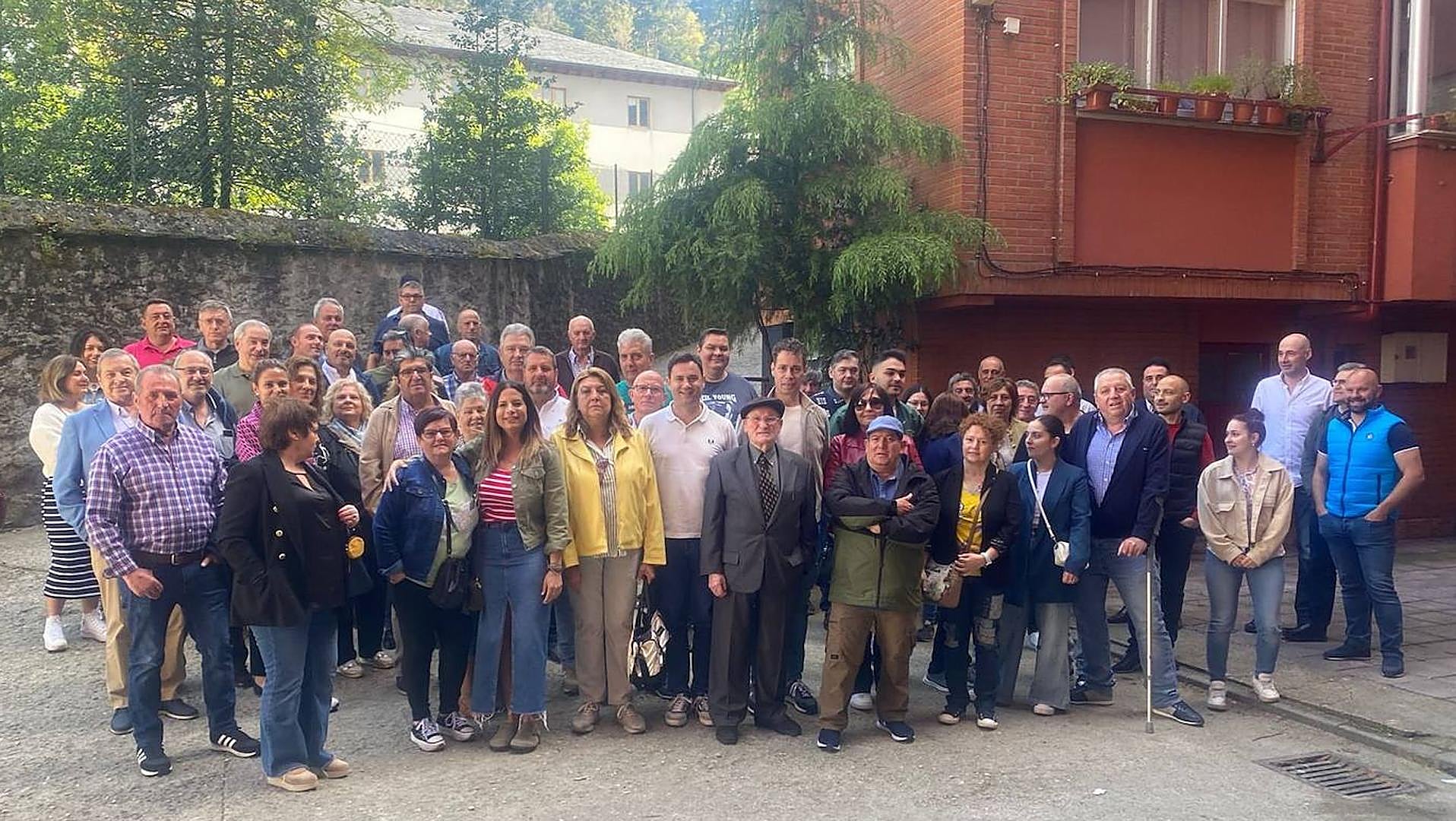 El PSOE de Laciana elige a Mario Rivas como secretario comarcal ...