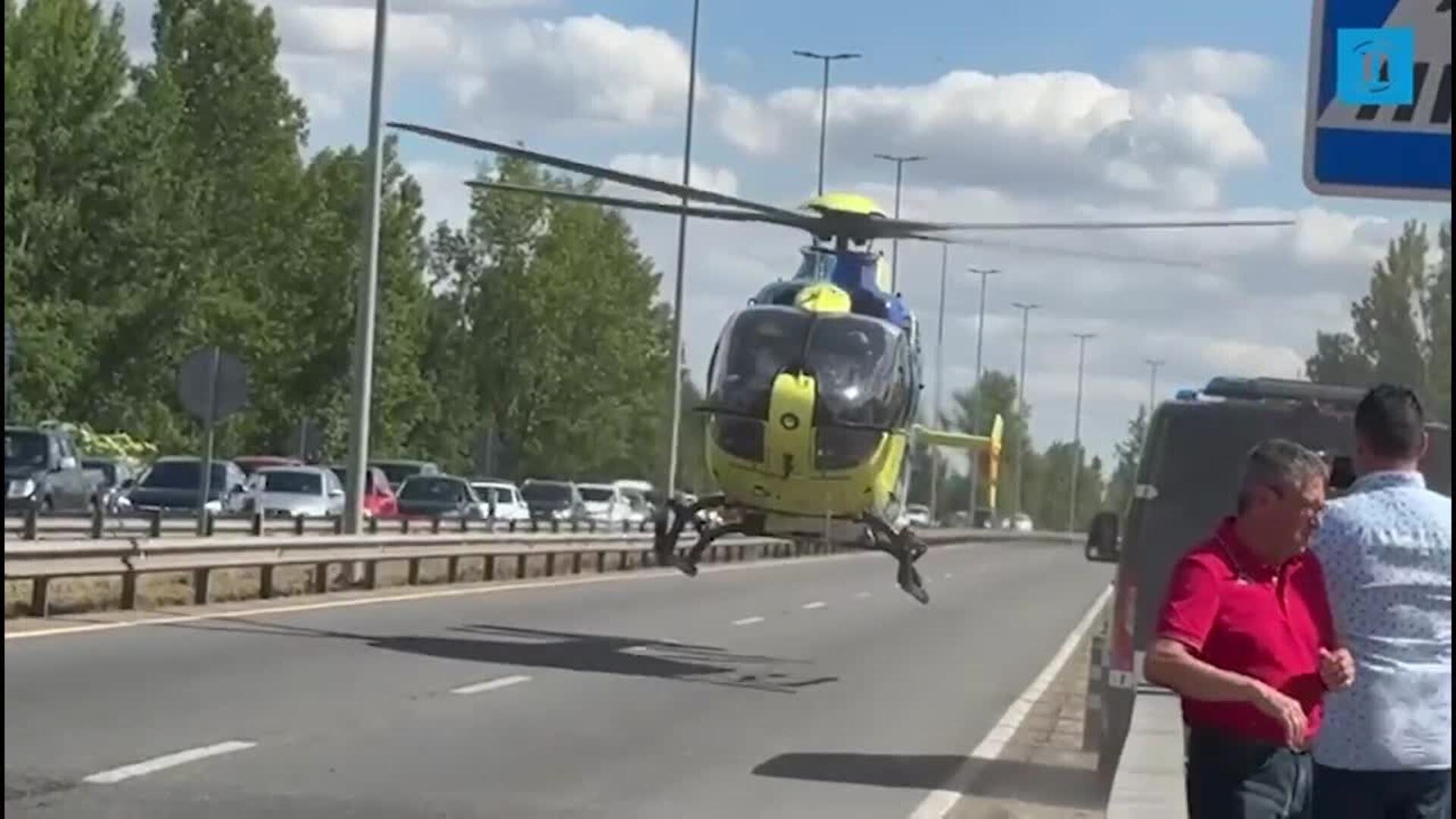 Retenciones tras el vuelco de un camión en la rotonda de La Granja | leonoticias.com