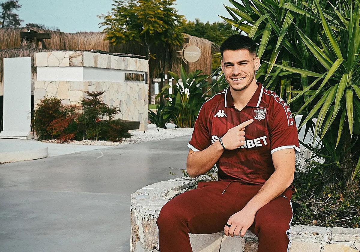 El Rapid de Bucarest lo hace oficial: Paraschiv abandona la Cultural ...