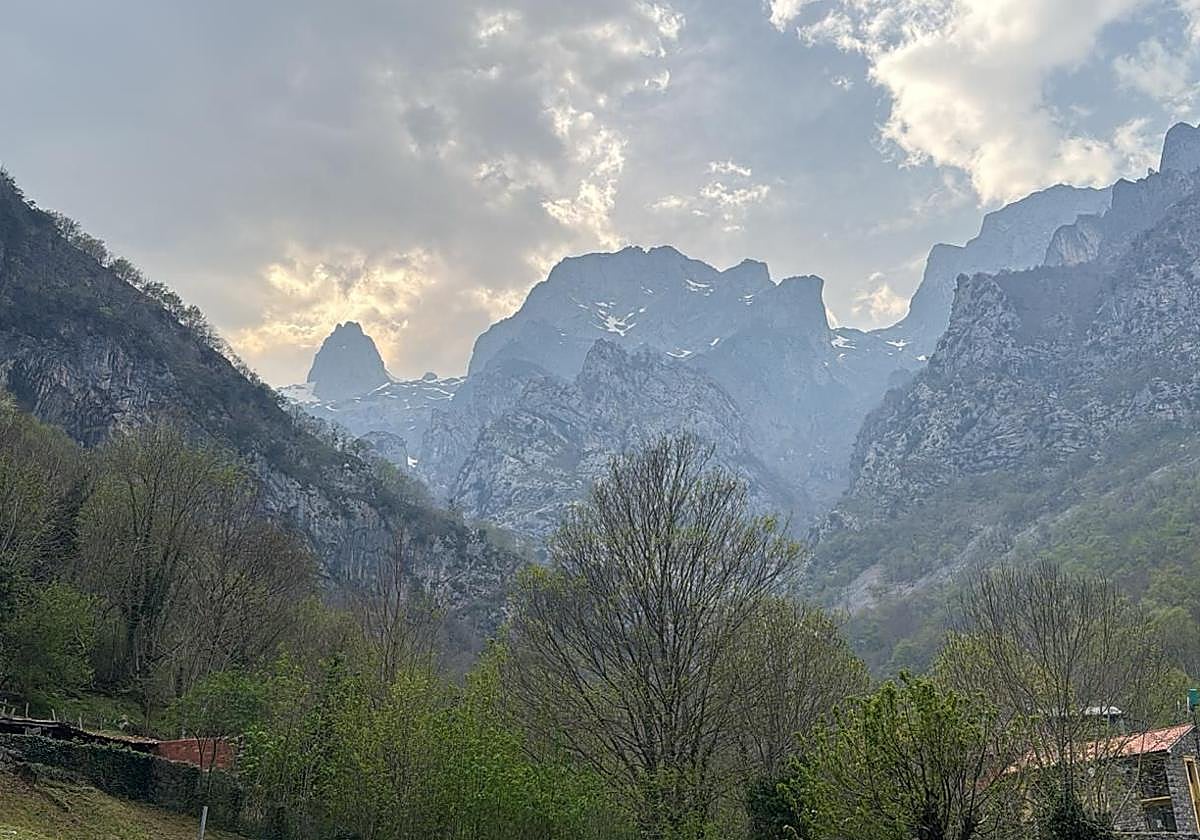 Los incendios de Asturias y Cantabria se dejan ver en el Valle de ...