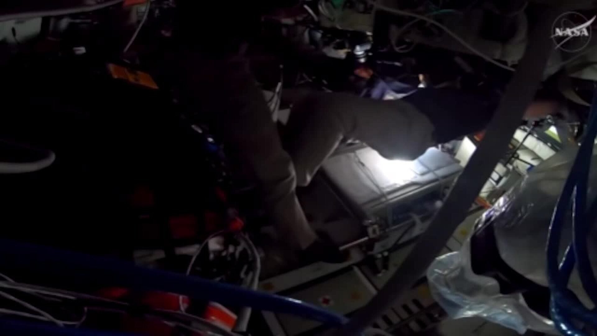 La misión Artemis II hace historia y cruza la cara oculta de la Luna ...