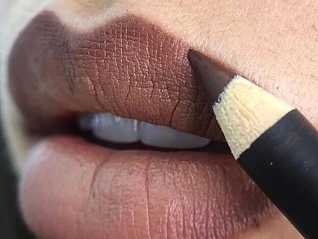 ¿Es la última tendencia de maquillaje no depilarse el bigote? | Mujerhoy