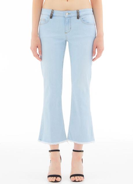 Qué son los vaqueros Frayed Jeans y por qué favorecen a todas las ...