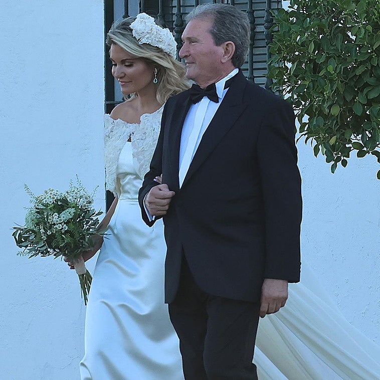 Todos los detalles del look de novia de Cristina Serrano en su boda con ...