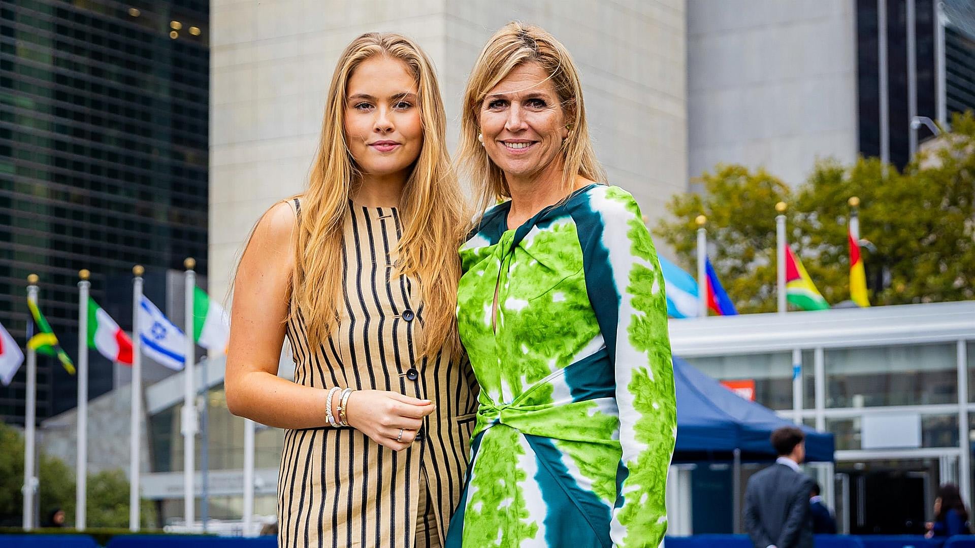 Amalia de Holanda espectacular en Nueva York, con un conjunto de dos ...