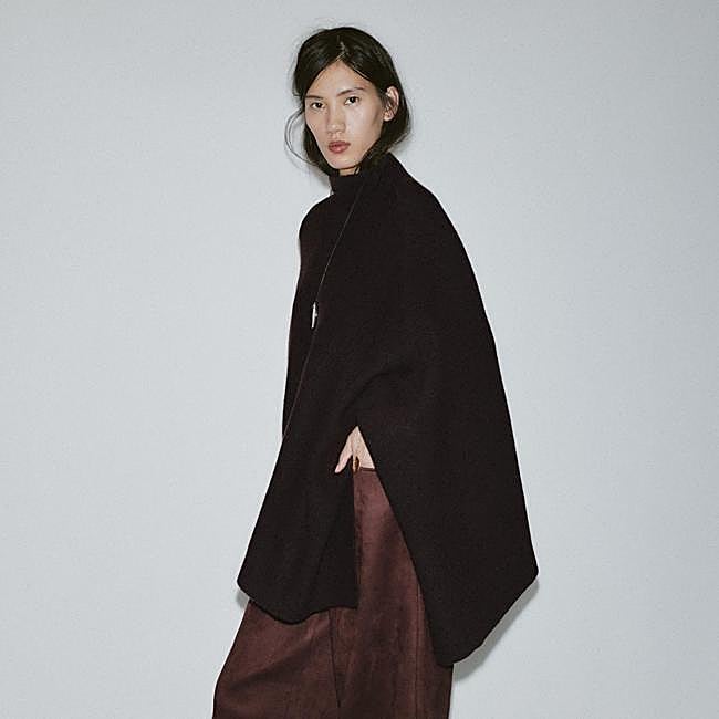 La nueva colección de Zara confirma que la capa es la prenda de abrigo ...