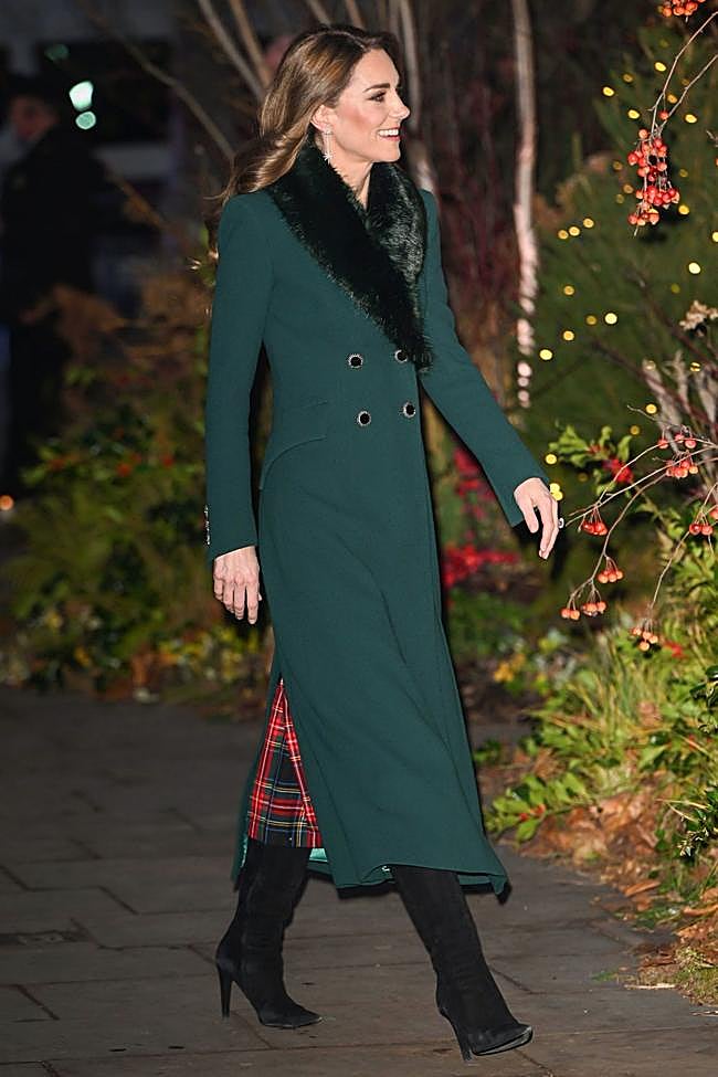 Kate Middleton deslumbra en el concierto de Navidad con un espectacular ...