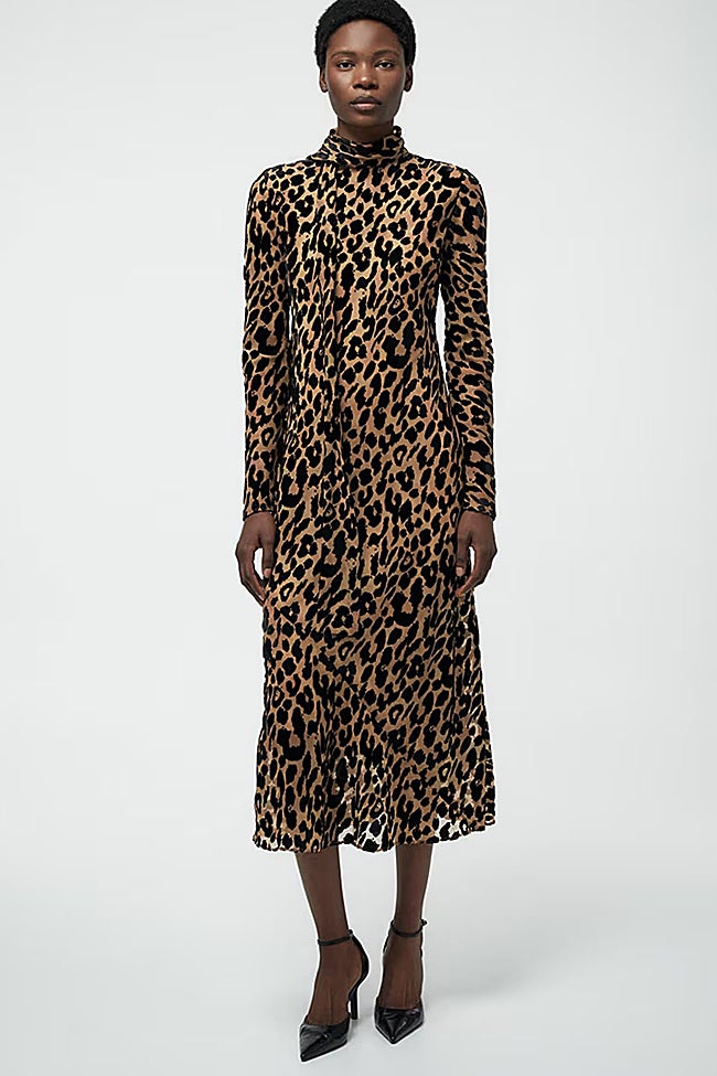 Las compras de Sfera de la semana vestidos midi, botines cómodos y ...