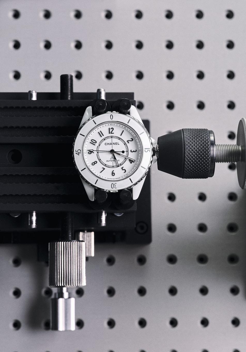 Así celebra Chanel el 25 aniversario de su reloj J12 | Mujerhoy