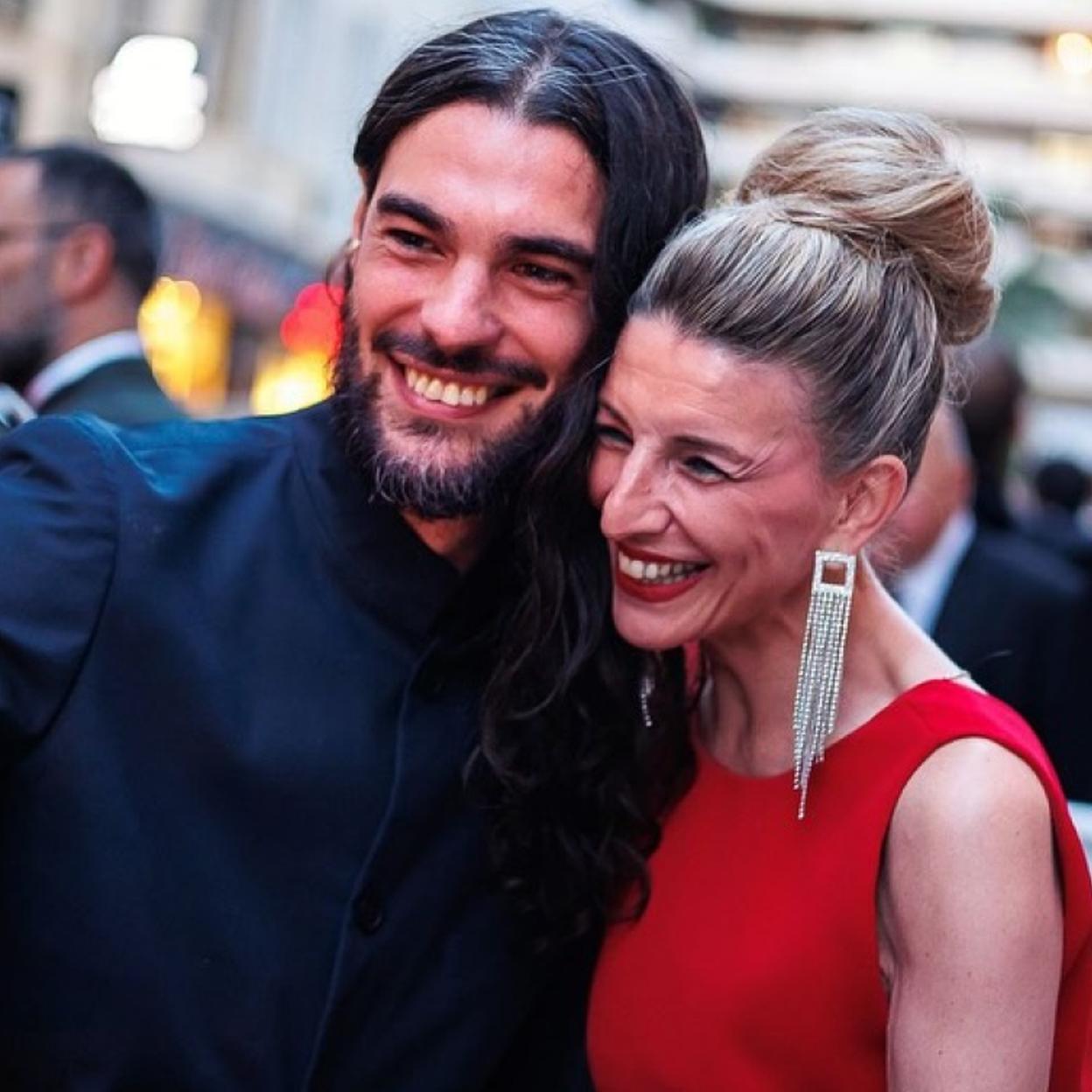 Quién es Óliver Laxe, el director español que triunfa en Cannes y conquista a Yolanda Díaz ...