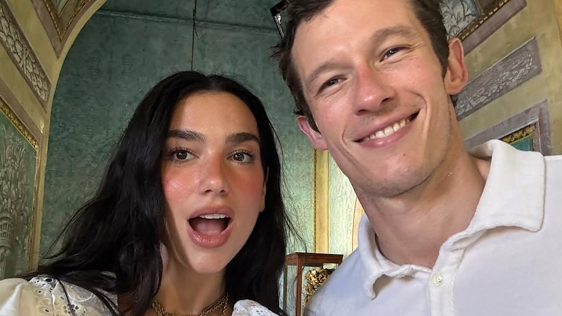 La boda íntima de Dua Lipa y Callum Turner: Schiaparelli, lágrimas y ...