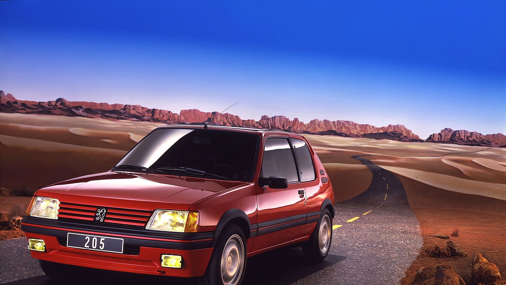 Peugeot 205 GTI: 50 años del pequeño utilitario de altas prestaciones ...