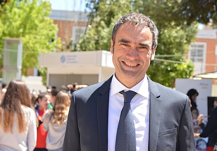 José Luis Serrano, Doctor en Química: «El negacionismo va unido al ...