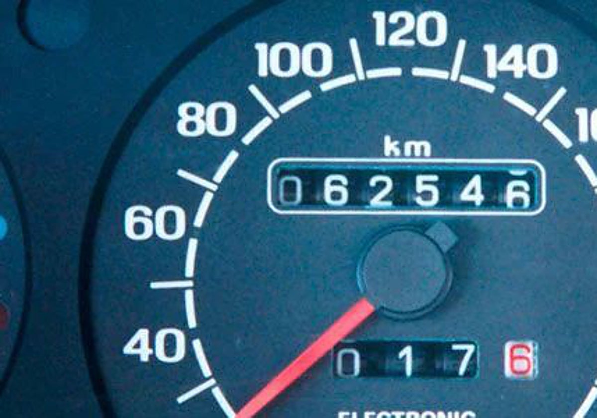 How to Avoid Buying a Second-Hand Car with a Tampered Odometer ...