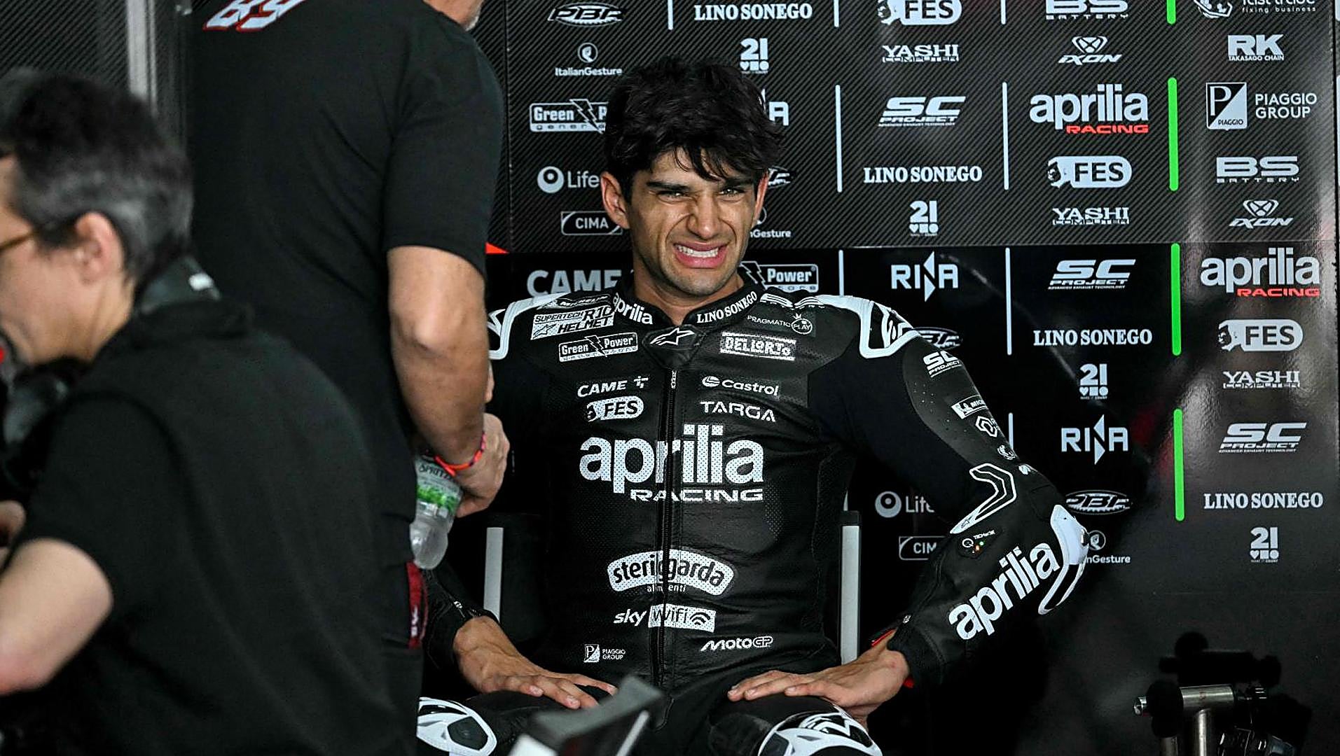 Jorge Martín, operado con éxito de su mano derecha | El Correo