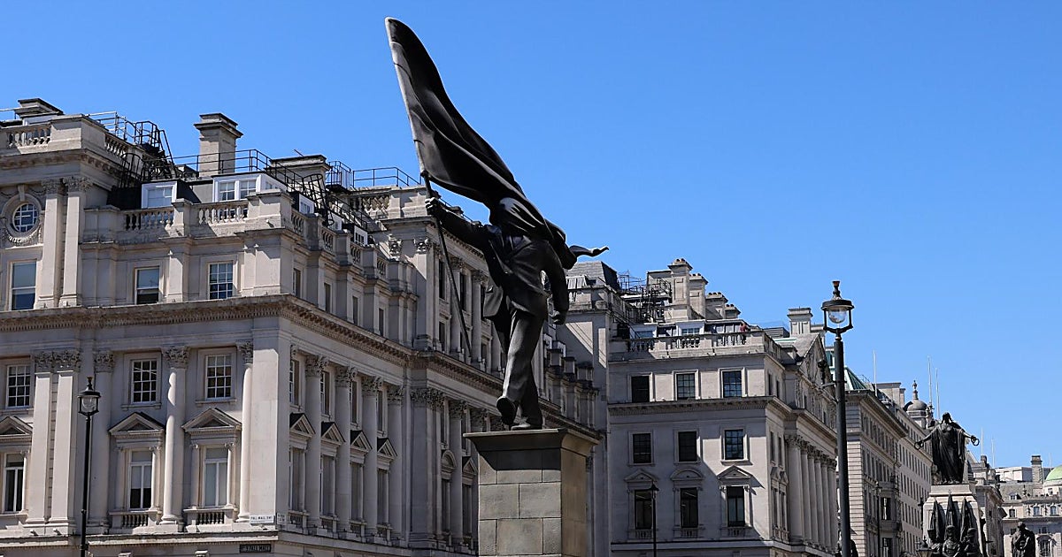 Banksy instala sin permiso una escultura en el centro de Londres ...