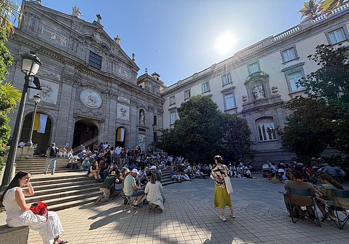 The Mobile Phone: An Ally in Pope Leo XIV's Mass at the Outskirts of ...
