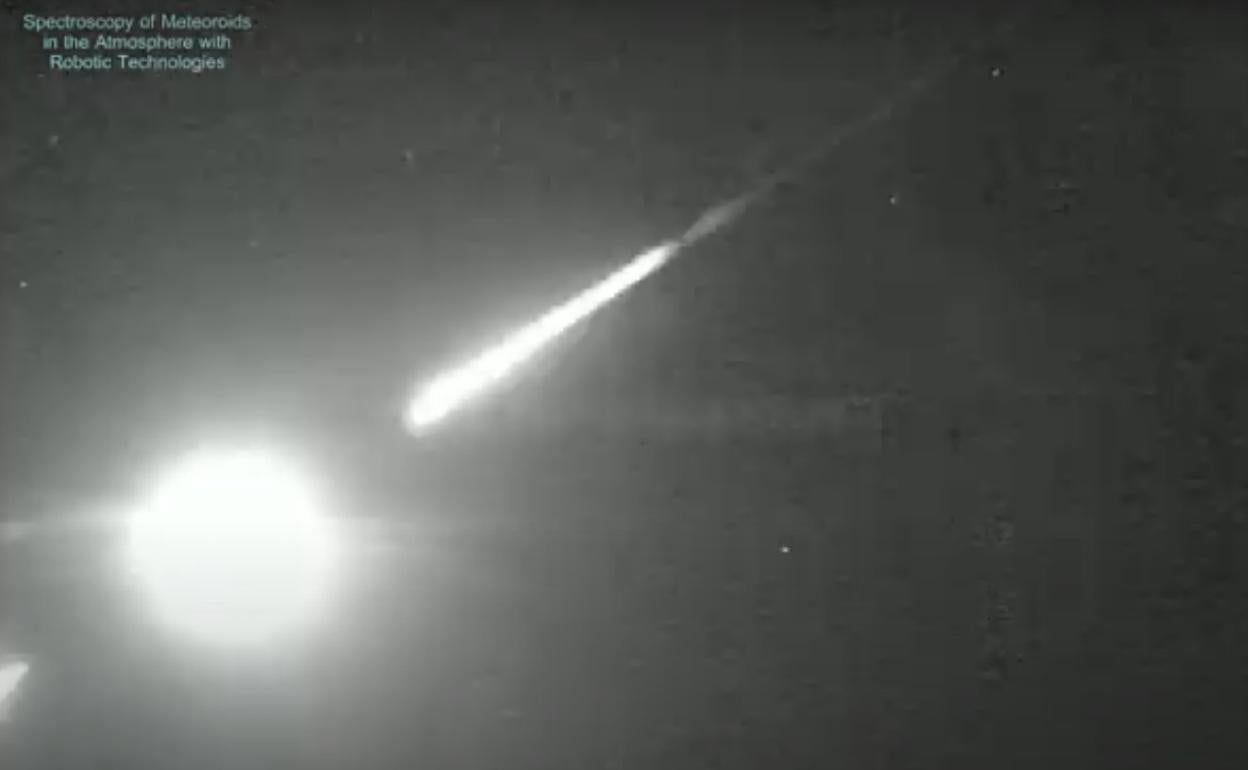 Watch an impressive fireball cross the skies of southern Spain in the ...