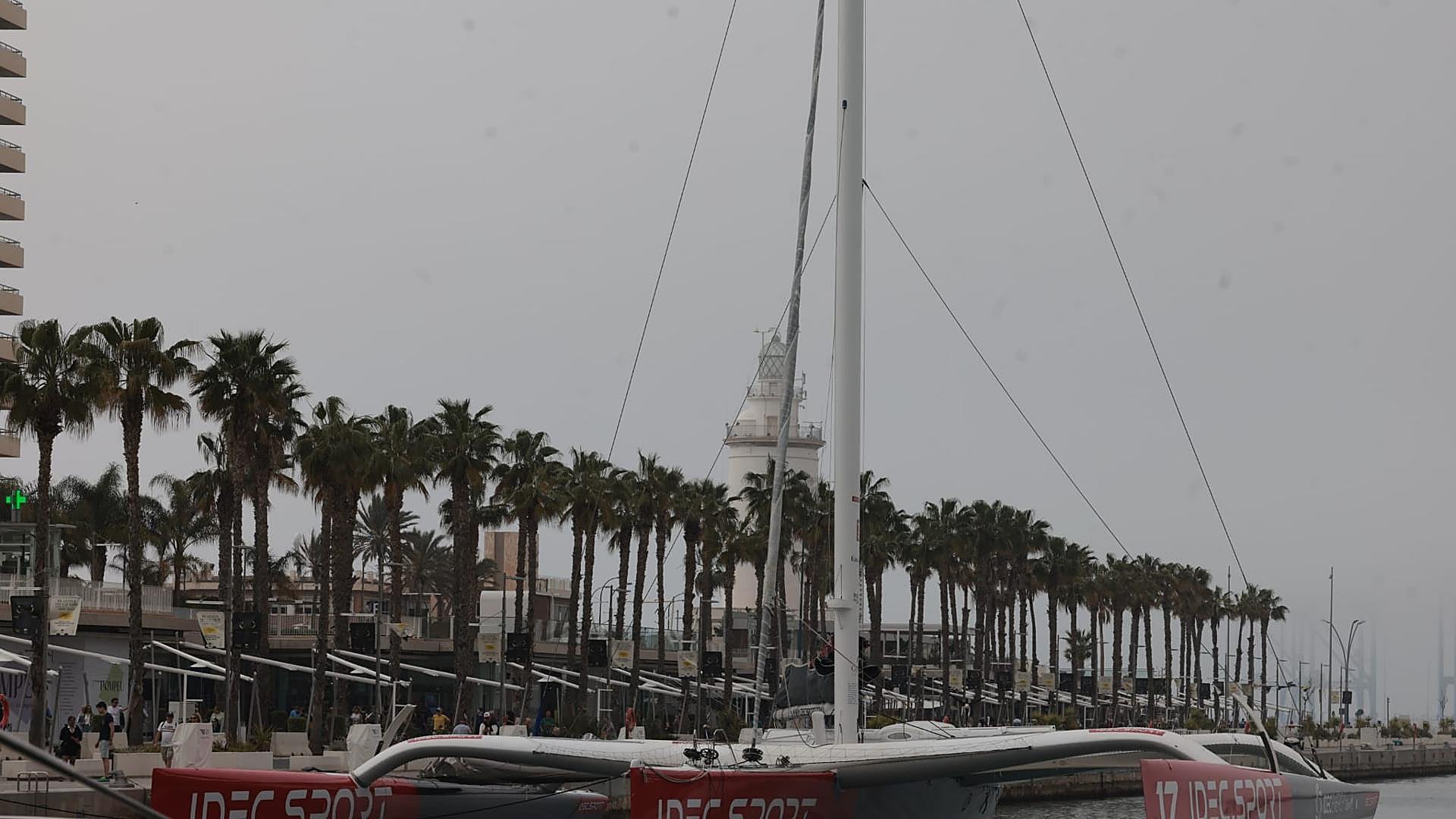 One of the fastest sailing boats in the world anchors in Malaga | Sur ...