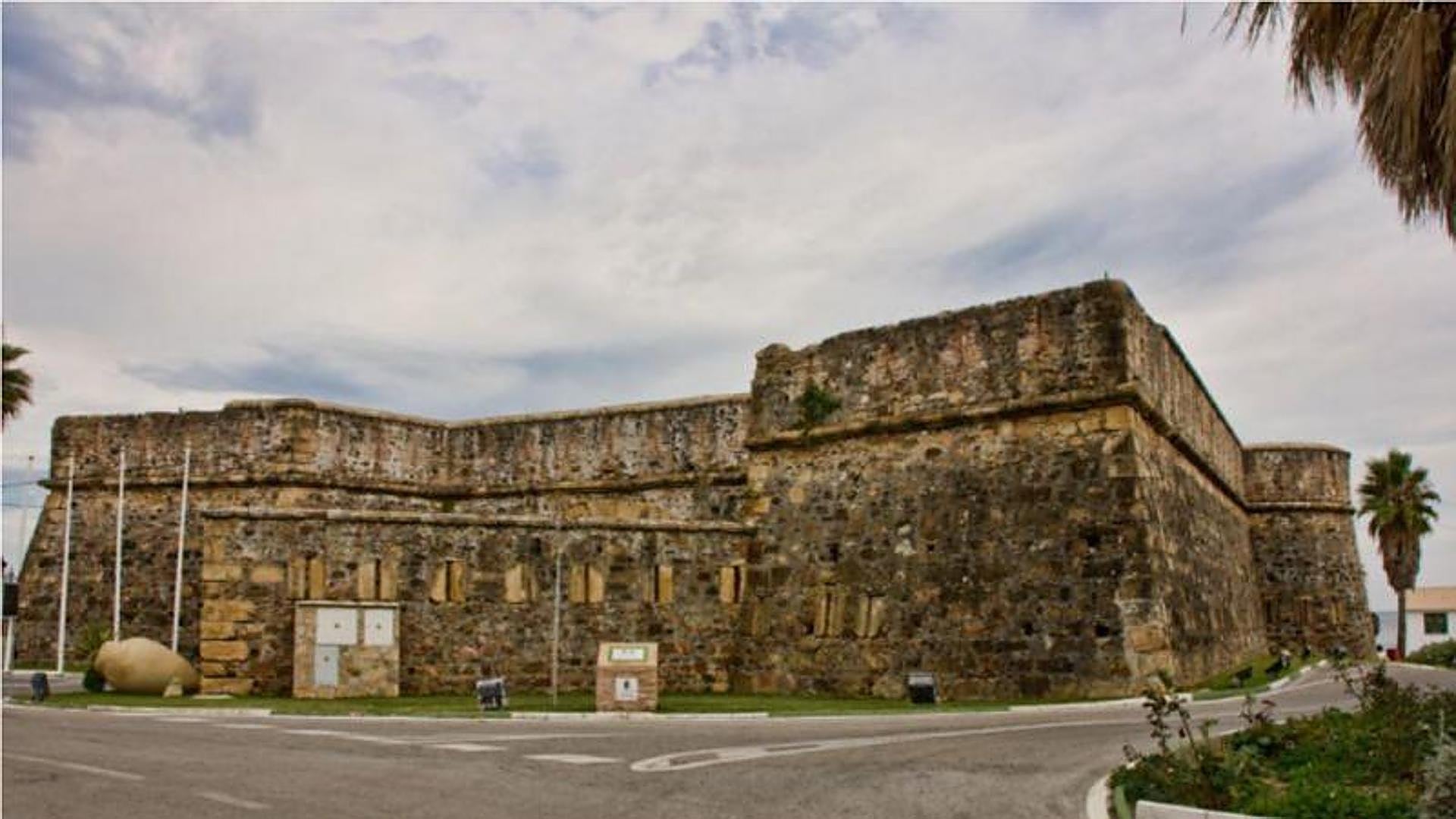 Castle offers guided tours of historical site | Sur in English