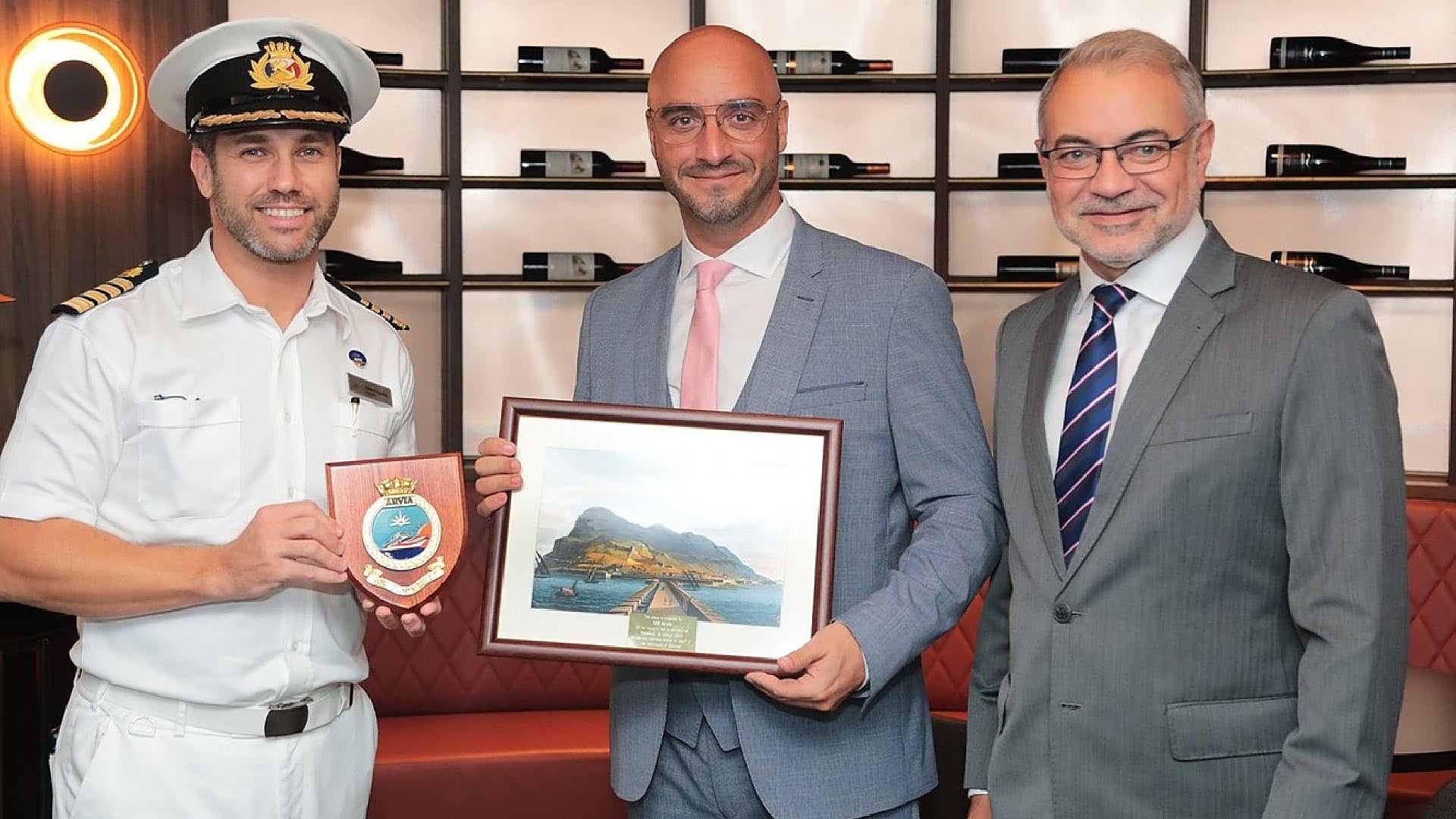 Inaugural visit of P&O cruise ship MS Arvia | Sur in English