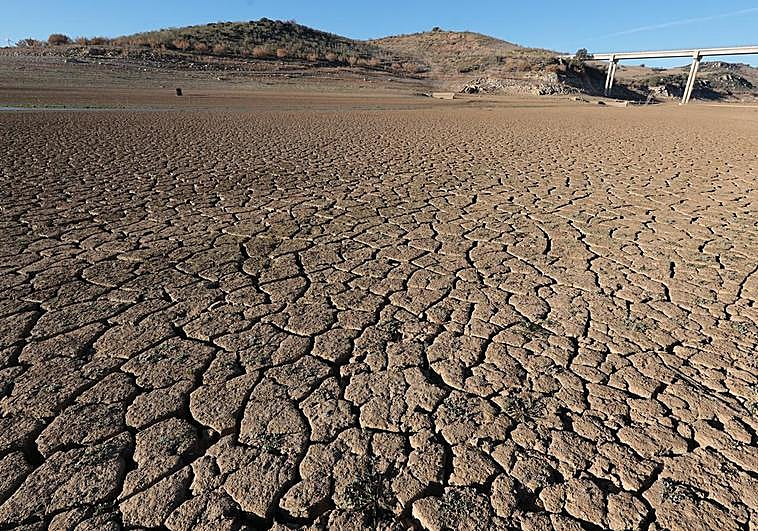 Costa del Sol faces three vital months to avoid massive water cuts this ...