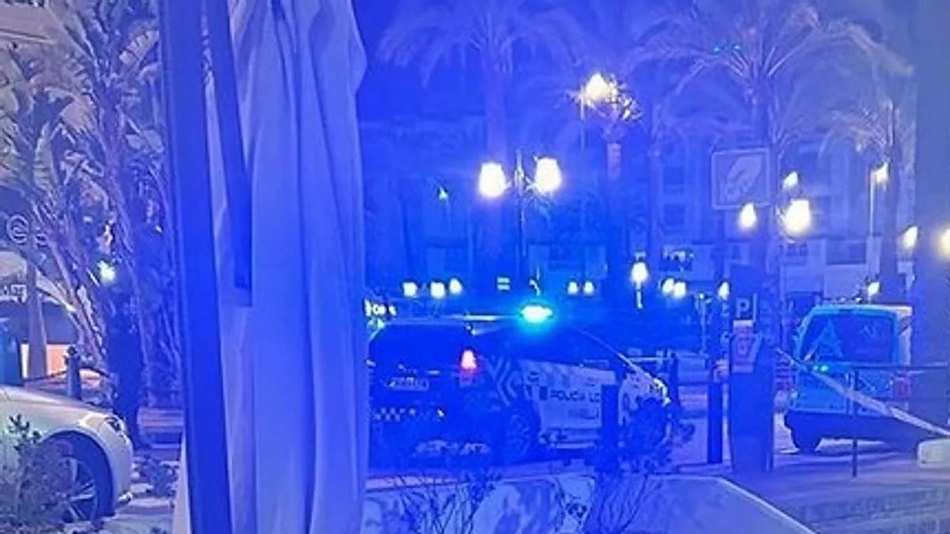 Watch as police make arrests following gangland shooting at Marbella ...