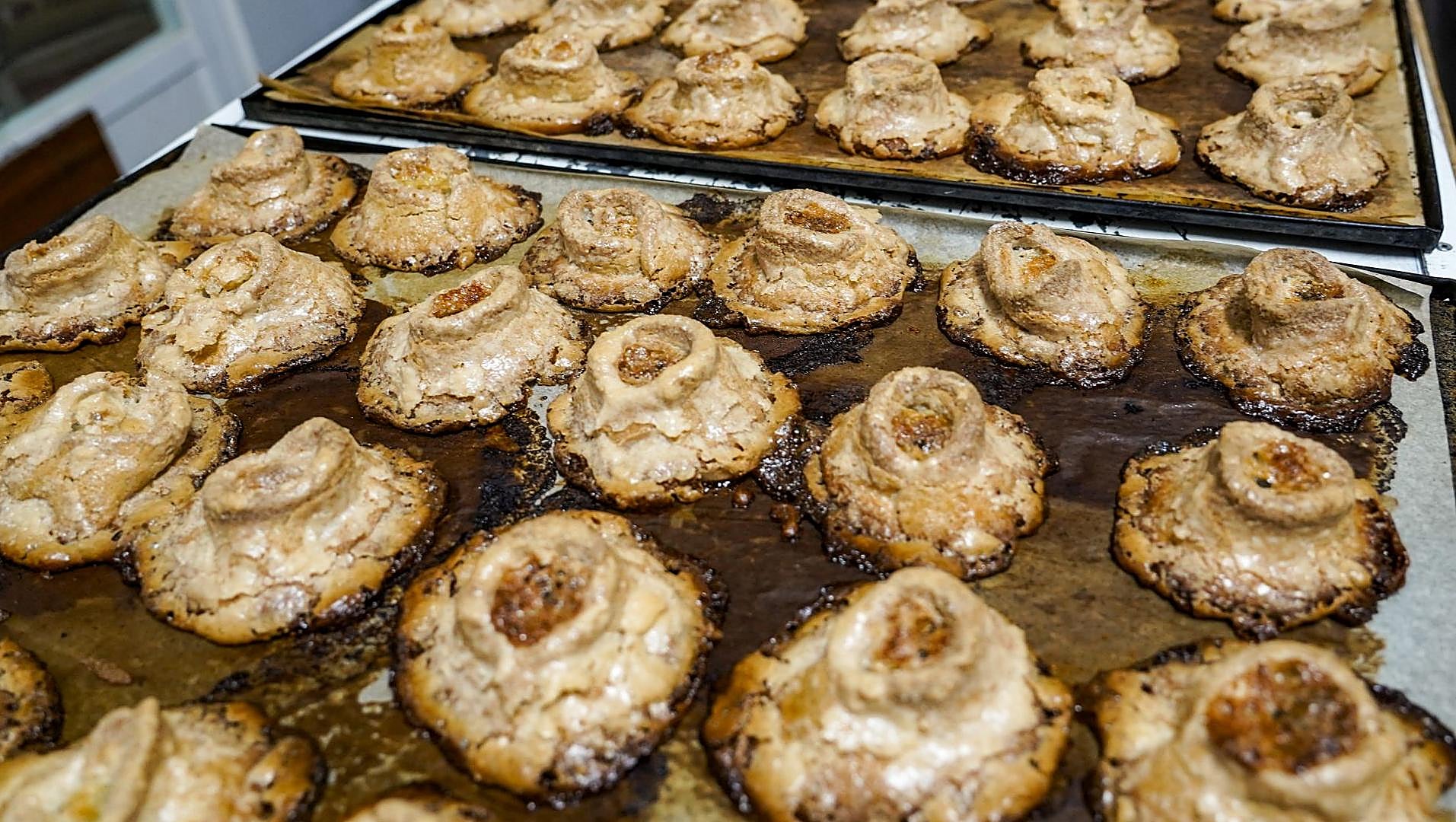 The volcano-shaped sweet treats made in the highest village in Malaga ...