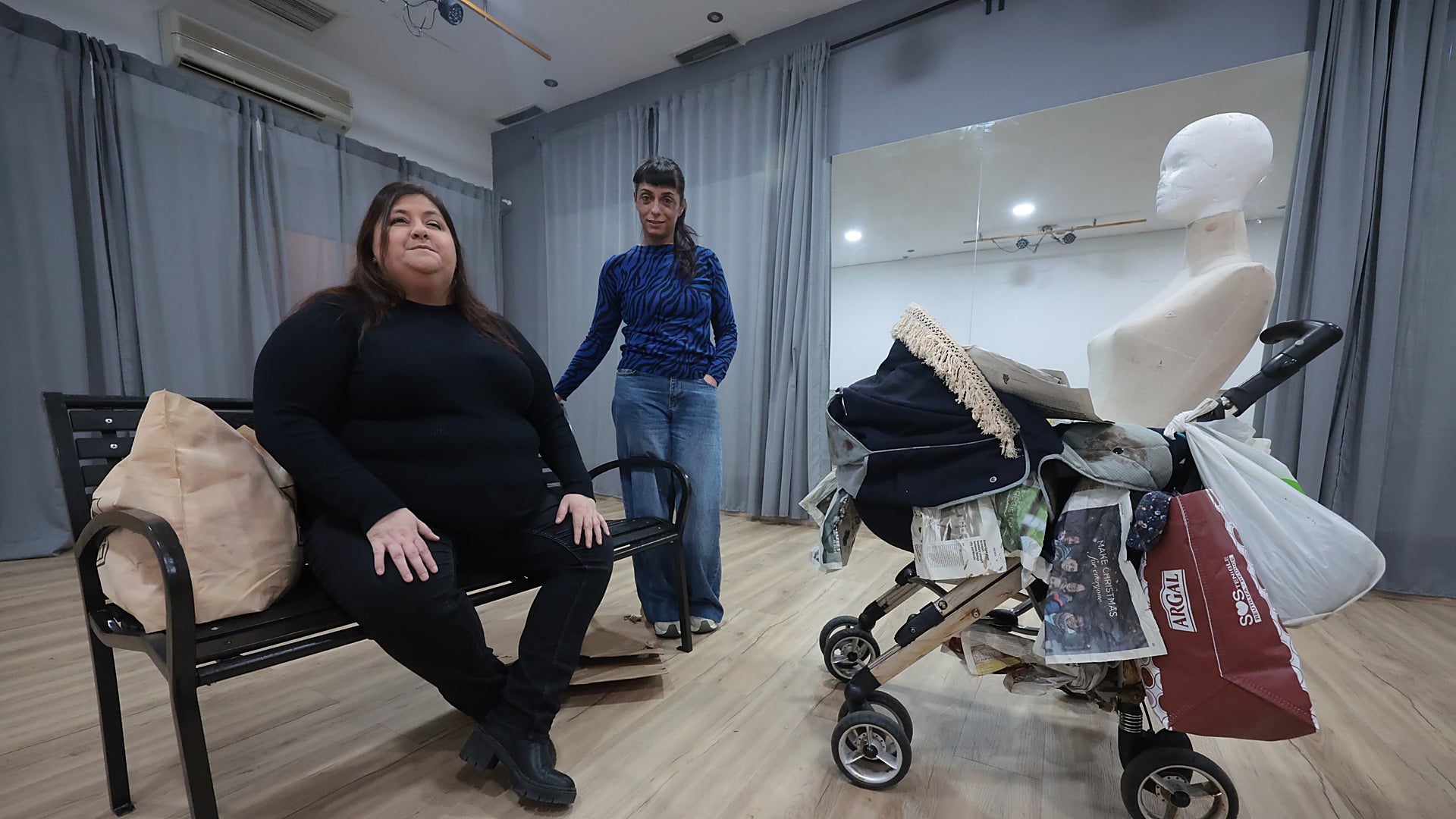 Zira Williams' superpower: the blind actress who sees the stage | Sur ...