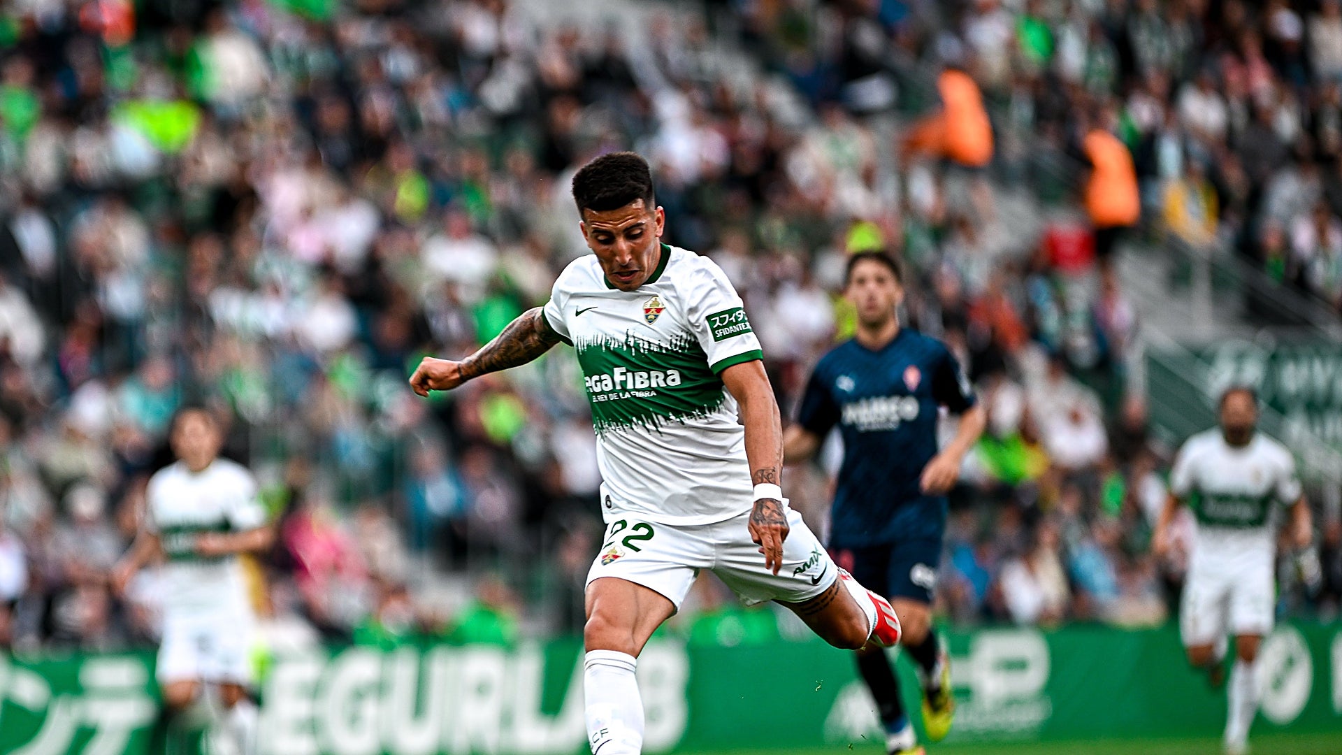 El Elche CF se reencuentra con la victoria y vuelve al 'play off' tras una gran primera parte (2 ...