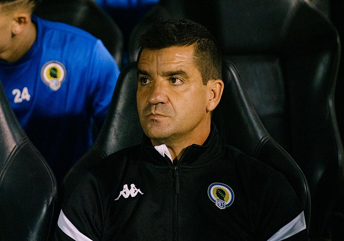 Torrecilla Reaches 50 Matches with Hércules: "Returning to Professional ...