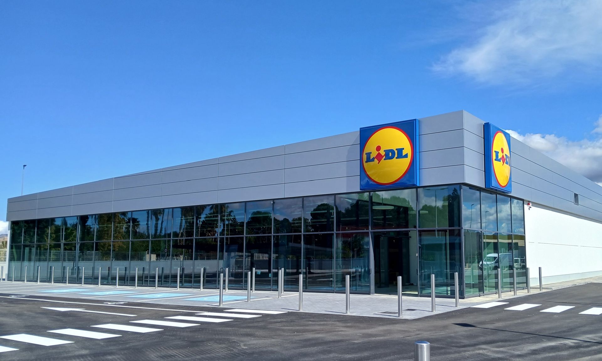 Lidl opens its new store in Novelda after a €4.5 million investment ...