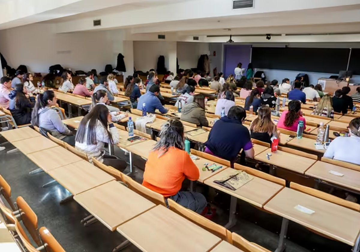 Seven out of ten graduates in Alicante secure MIR positions: UMH's ...